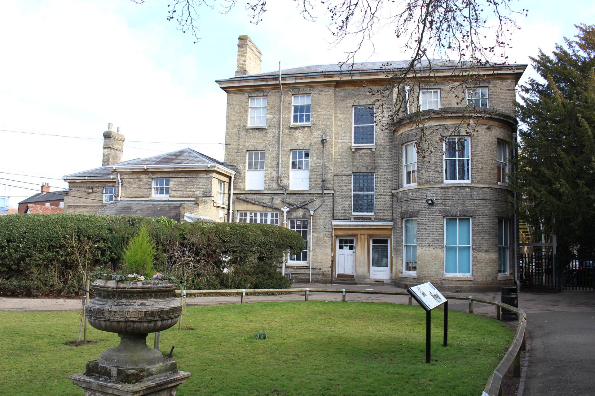 Leighton Middle School - Audio Guide